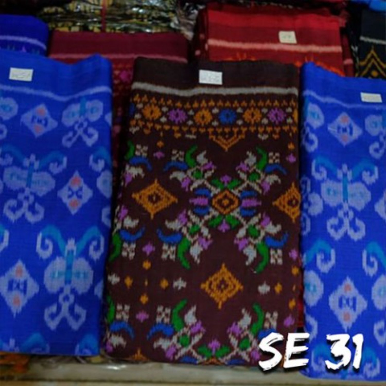 Endek Bali Untuk Kain Bawahan Dan Bahan Seragam Kemeja